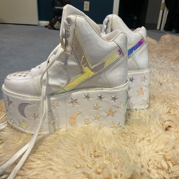 YRU | Shoes | White And Silver Holographic Yru Platform Boots With Star ...